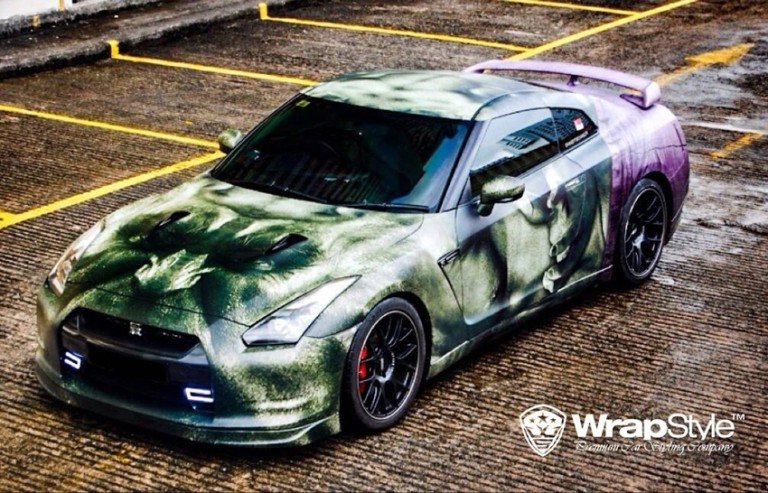 Tren Wrapping Sticker Bertema Superhero di Supercar - Autos.id