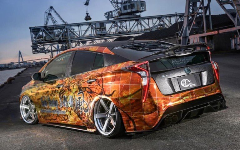 Modifikasi Toyota Prius 2016 - Sporty Slammed - Autos.id