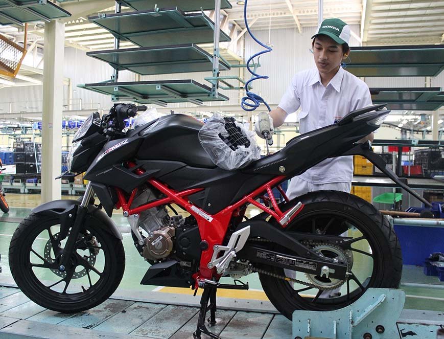 3 Warna Baru Honda CB150R StreetFire Makin Greget - Autos.id