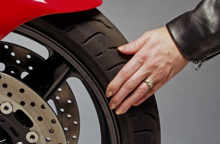 Apa perbedaan Tambal Ban Model String dan Tip Top? Berikut ...