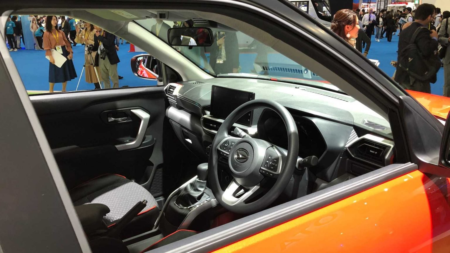 Intip Interior dan Keunggulan yang Dimiliki Daihatsu Rocky - Autos.id