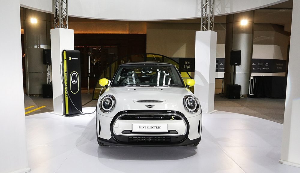 MINI Indonesia Hadirkan Mobil Listrik Dalam Dua Varian - Autos.id