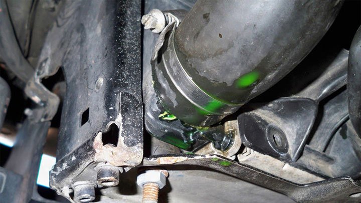 Perhatikan 6 Tanda Tutup Radiator Mesin yang Rusak - Autos.id