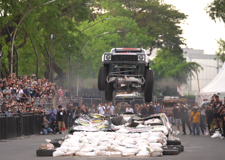 Bamsoet Resmi Membuka Perhelatan Otobursa Tumplek Blek 2022 - Autos.id