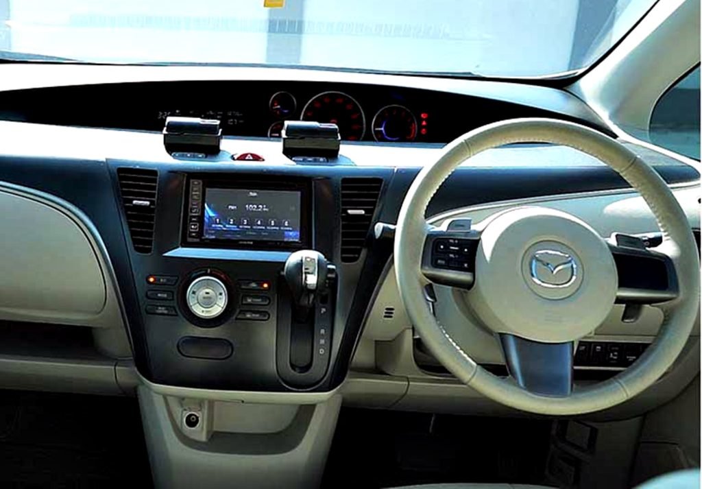 Ini Kelebihan Mazda Biante dan Harganya - Autos.id