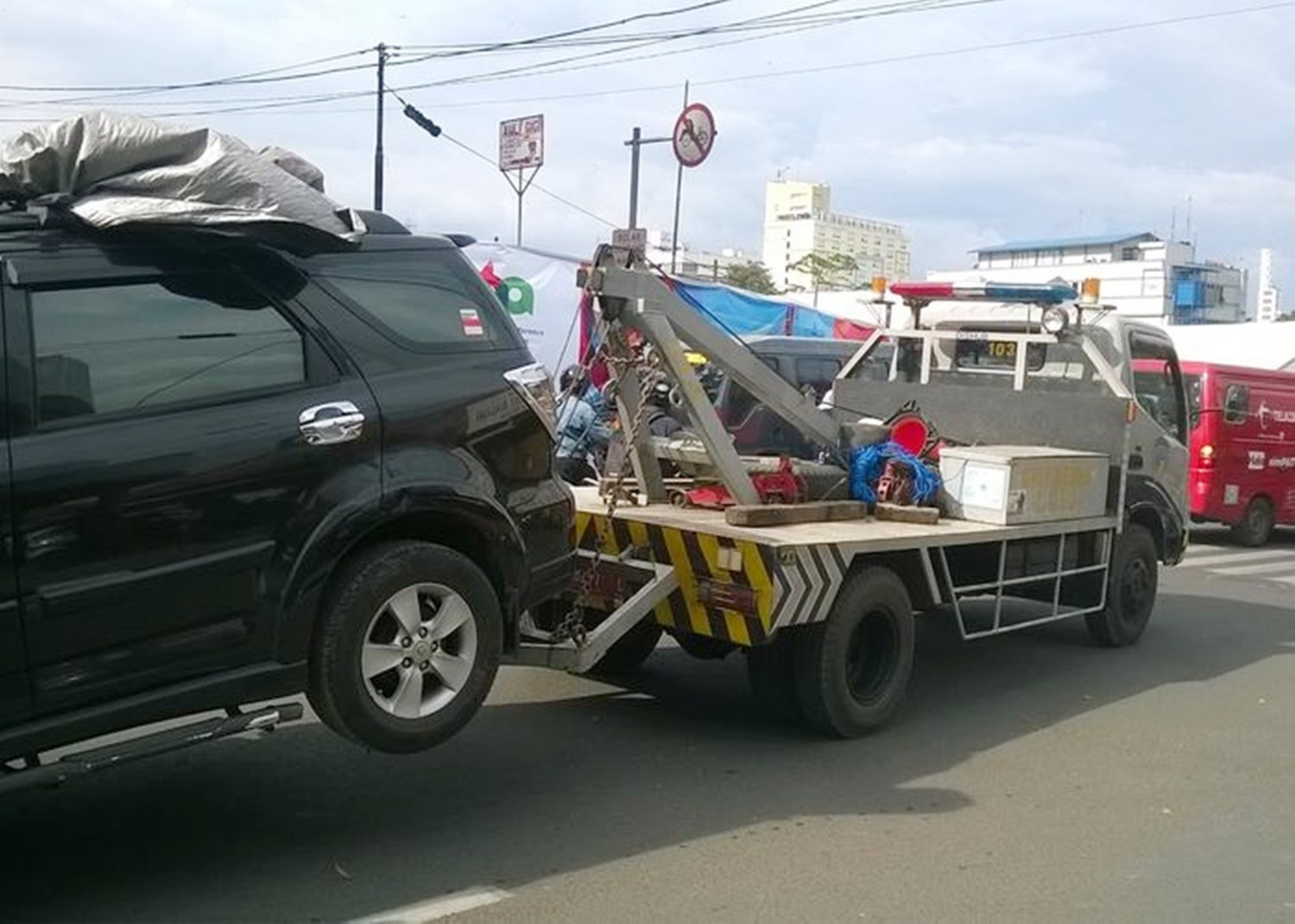 Mengenal Jenis Jasa Derek Mobil dan Estimasi Biayanya - Autos.id