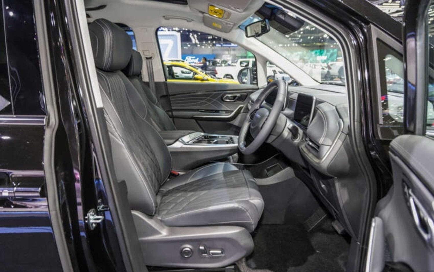 Inilah MG Maxus 9, Mobil Listrik yang Jadi Pesaing Langsung Toyota ...