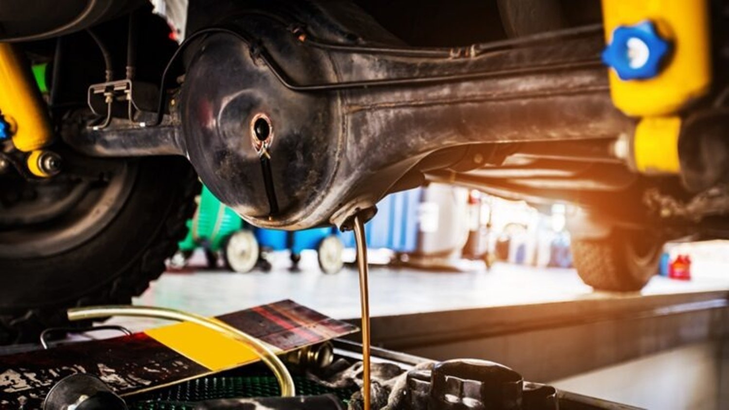 Mengenal Berbagai Jenis Oli Pada Mobil - Autos.id