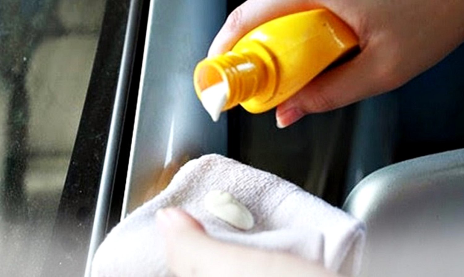 Atasi Embun Kaca Mobil Cukup dengan Sampo? - Autos.id