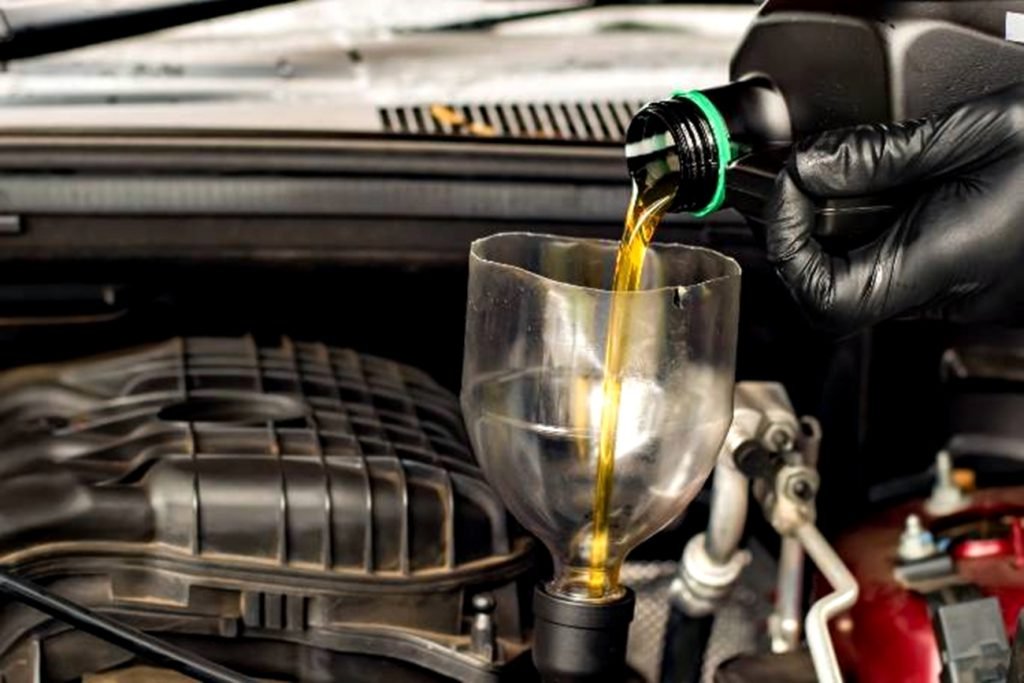 Mengenal Engine Flush Mobil dan Tips Menggunakannya - Autos.id