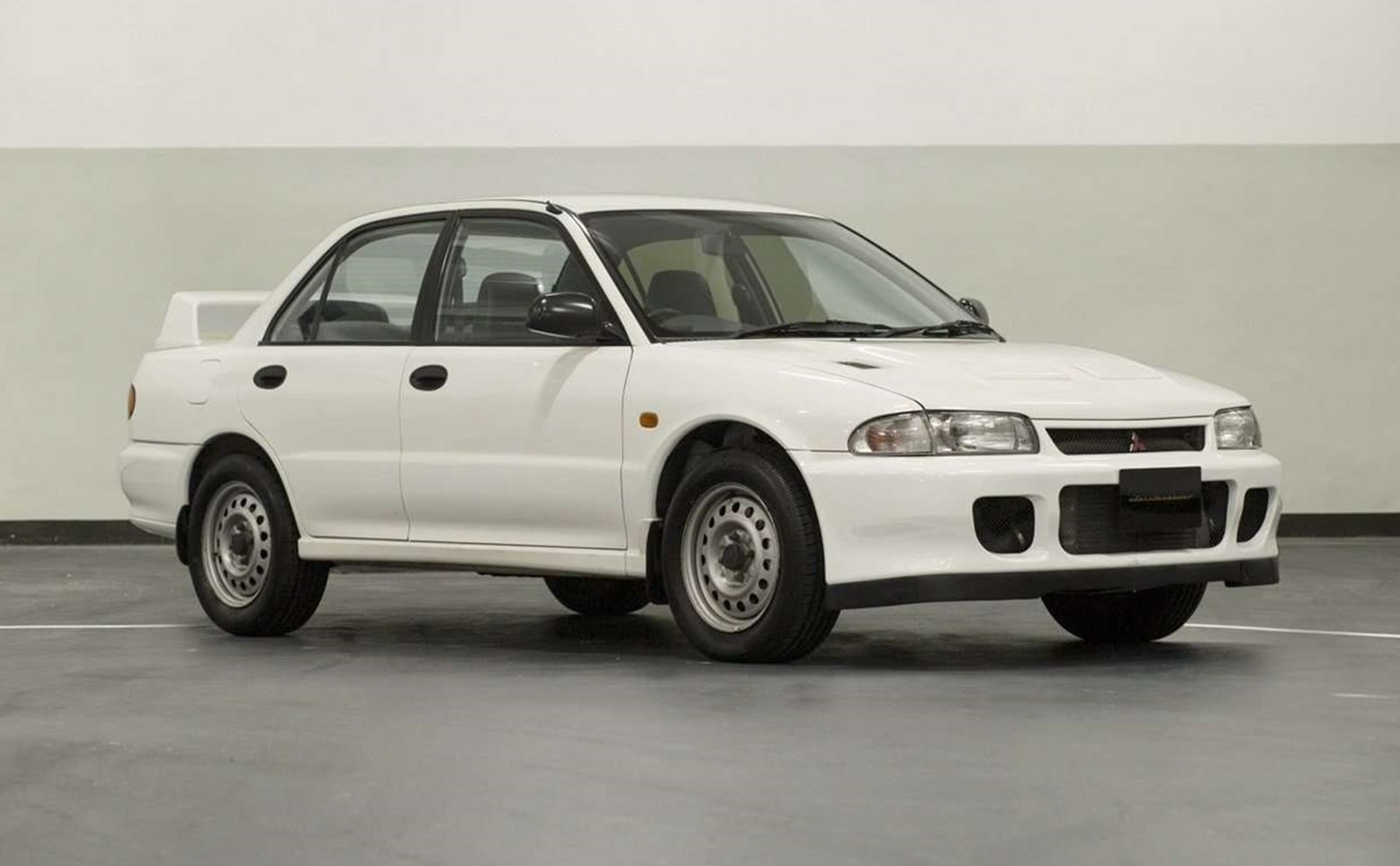 Mitsubishi Lancer Evolution: Sejarah dan Berbagai Generasinya - Autos.id