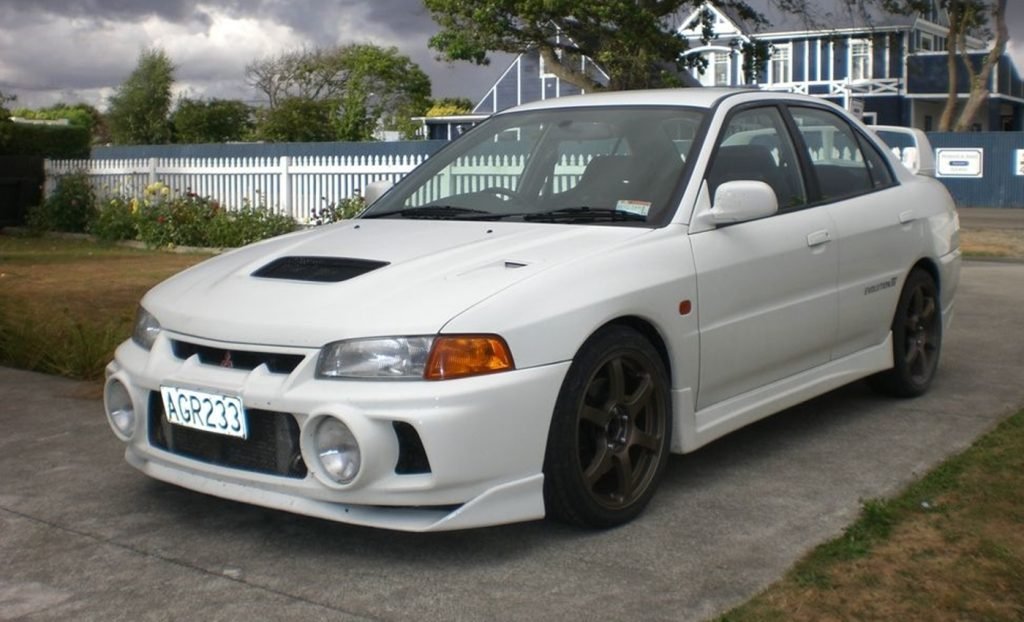 Mitsubishi Lancer Evolution: Sejarah dan Berbagai Generasinya - Autos.id