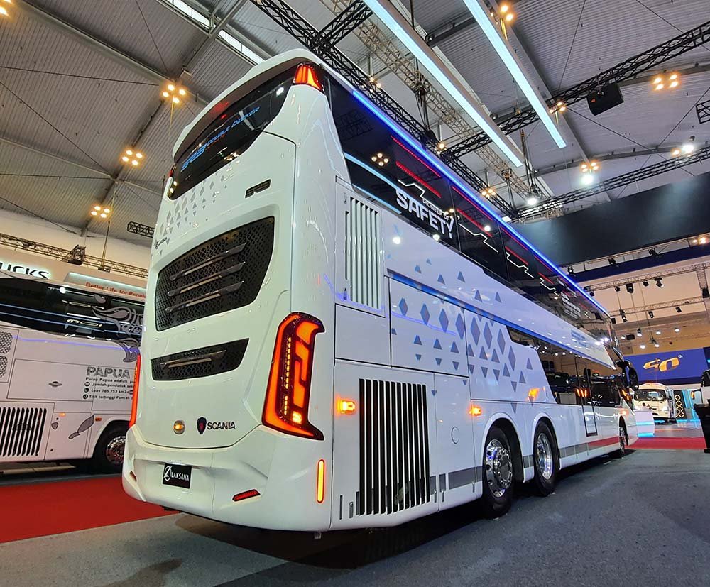 Laksana Luncurkan Dua Bus Terbaru, Kokoh dan Aman! - Autos.id