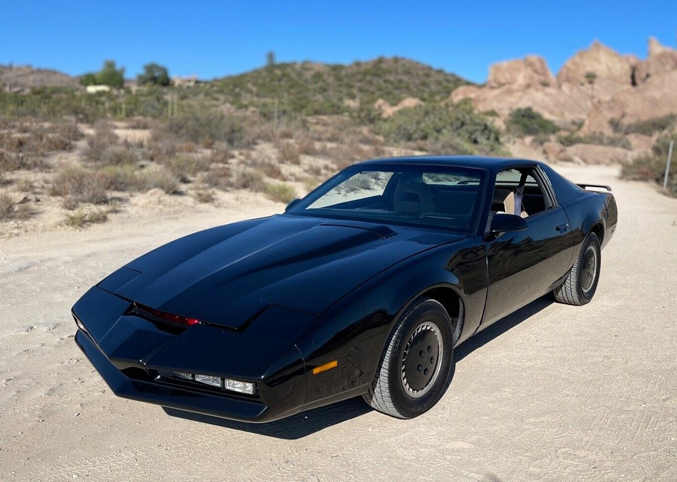 Tahu KITT Dari Serial Knight Rider? Ternyata Inilah Mobil Aslinya ...
